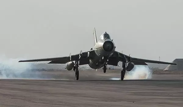 Long Convoy of ISIL's Vehicles Hit Hard in Syrian Air Raid in Deir ...