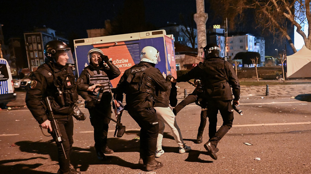 Over 1,400 people detained as demonstrations persist in Turkey, defying ...